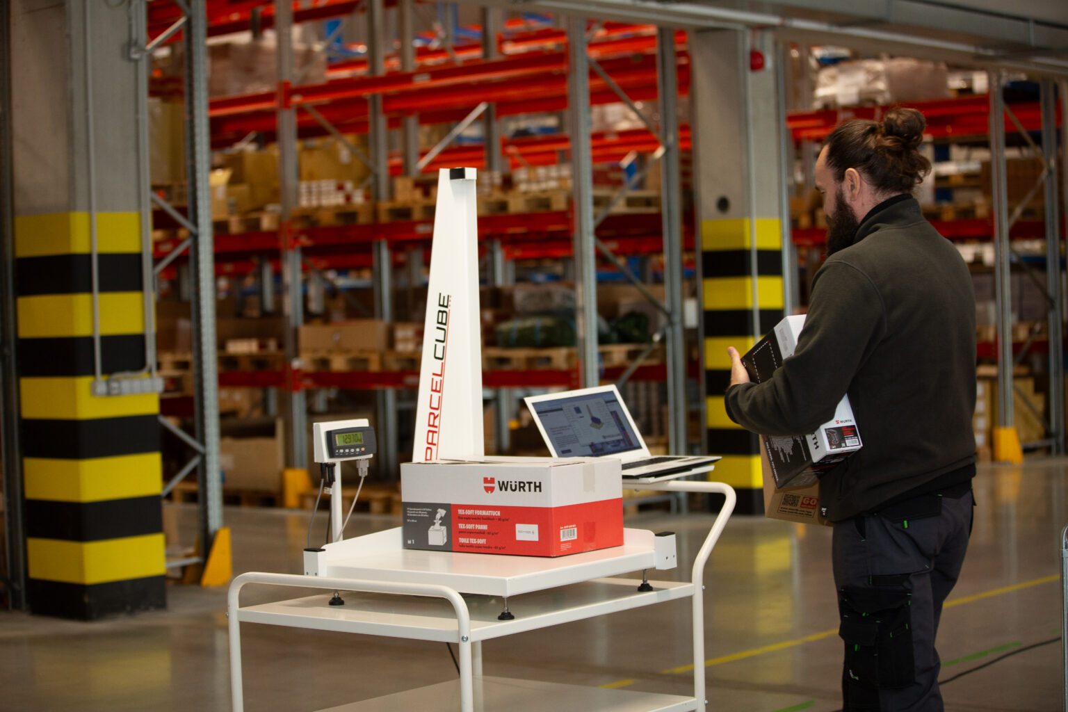 Parcel dimensioners and measurement devices | Parcelcube